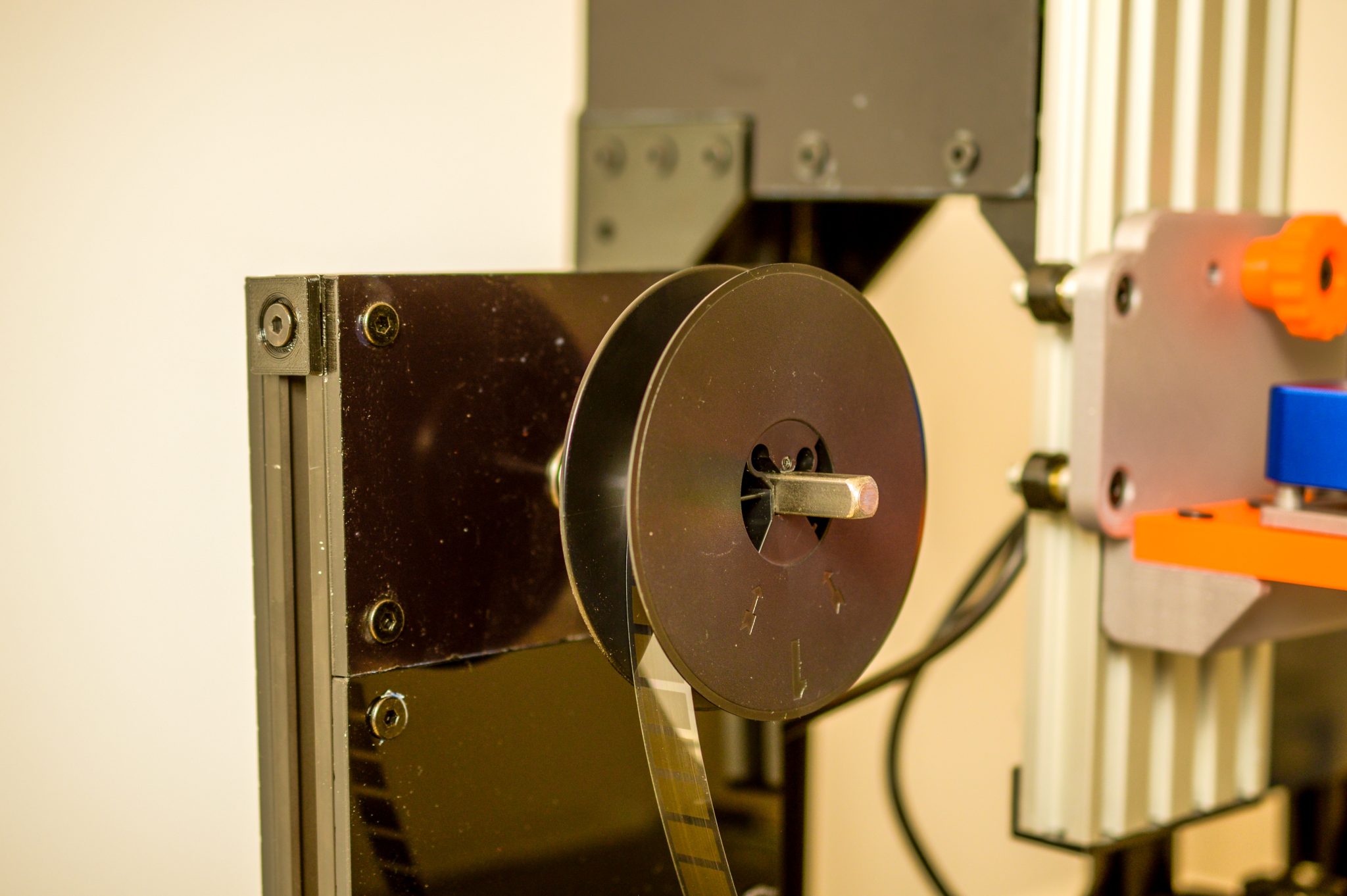 Klip View - A fully digital Microfilm Reader